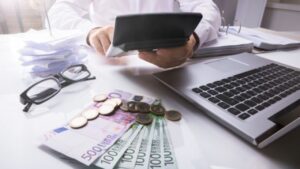 Εξωδικαστικός μηχανισμός: Οι αλλαγές για τους οφειλέτες και τα νέα όρια ...